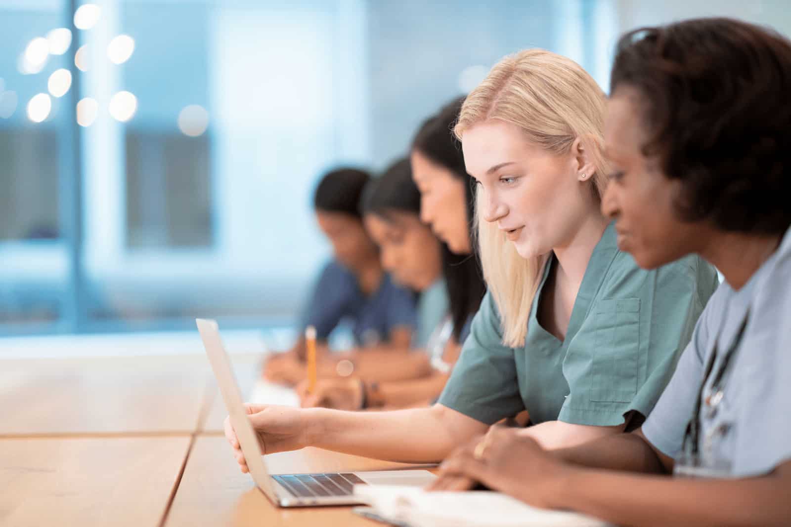 Why International Students Choose to Study in UAE?